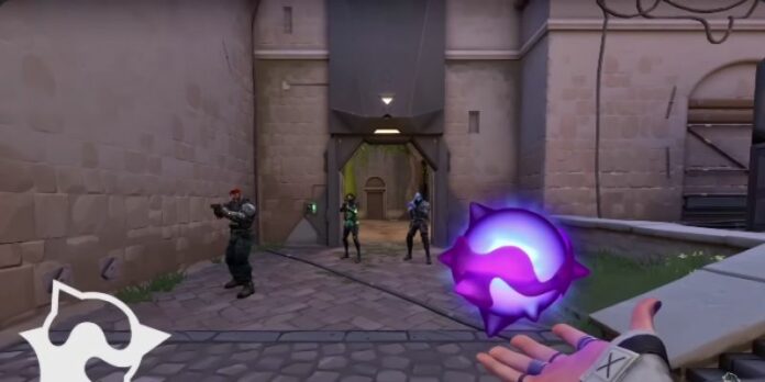 Meet Clove Valorant, the Hybrid Controller-Duelist